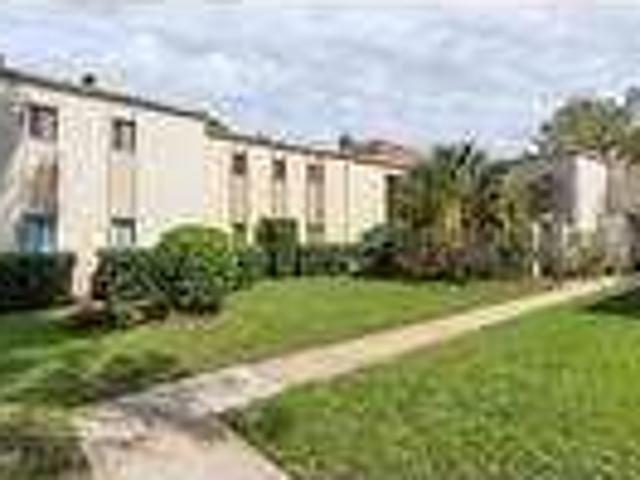 3272 S Semoran Blvd #25, Orlando, FL 32822