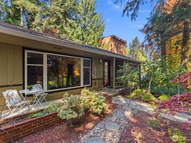 327 108th Ave SE, Bellevue, WA 98004