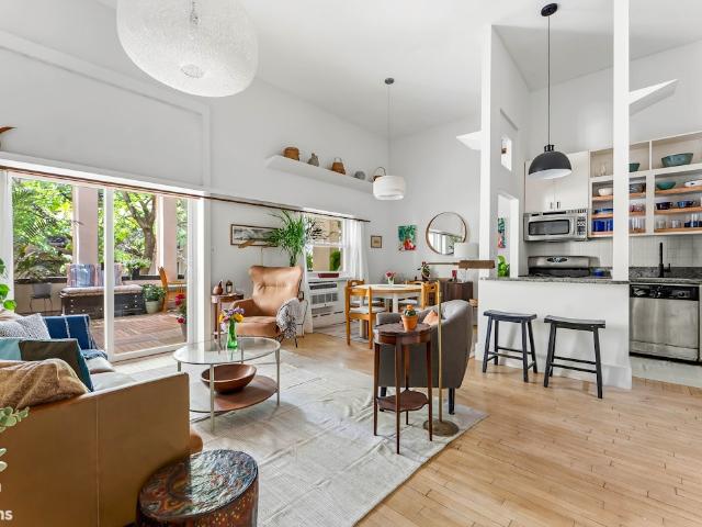 327 4TH Street 2F