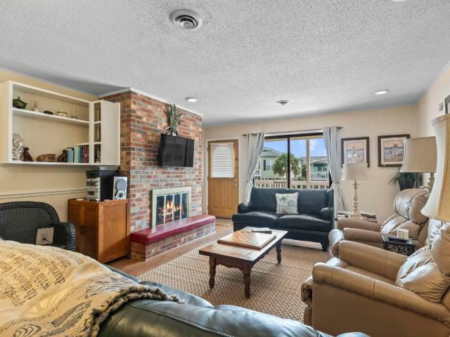 327 55th Ave. N