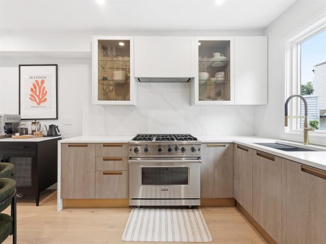 327.5 7Th St