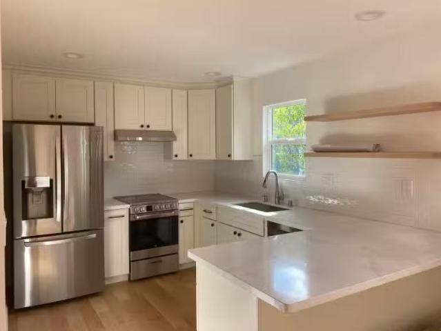 327 C St #C, San Rafael, CA 94901