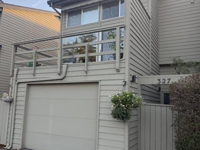327 Country Club Rd, Eugene, OR 97401