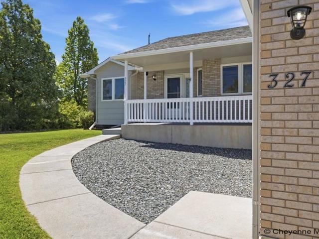 327 Cody St, Cheyenne, WY 82009