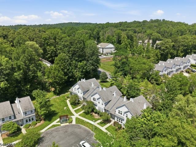327 Carnegie Ct
