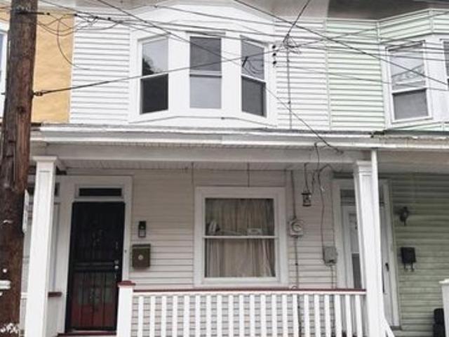 327 Arch St, Pottsville, PA 17901