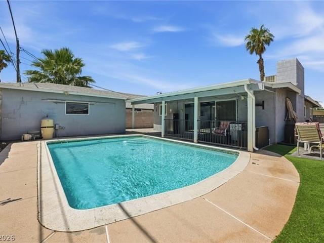 327 Arnold St, Las Vegas, NV 89106