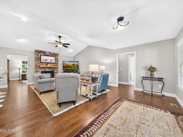 327 Beachwood Drive