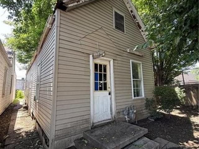 327 Galt St, New Albany, IN 47150