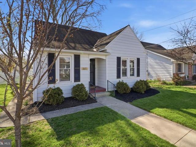 327 Dover St, Manheim, PA 17545