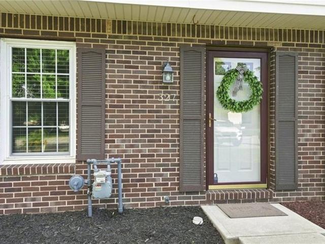 327 Dolomite Ct, Latrobe, PA 15650