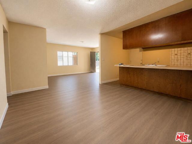 327 E 101st St, Los Angeles, CA 90003 | MLS #26644