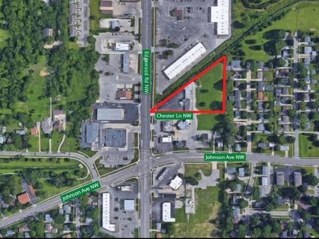 327 Edgewood Rd NW, Cedar Rapids, IA 52405
