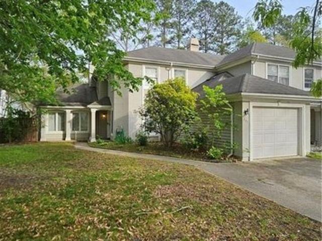 327 Esplanade Pl, Chesapeake, VA 23320