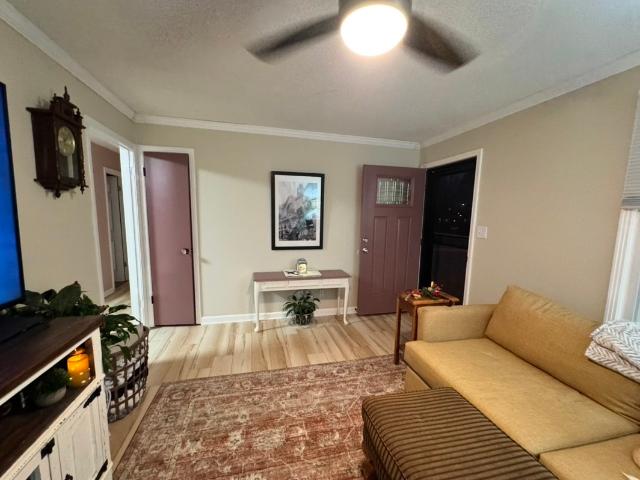 327 Forest Hills Dr