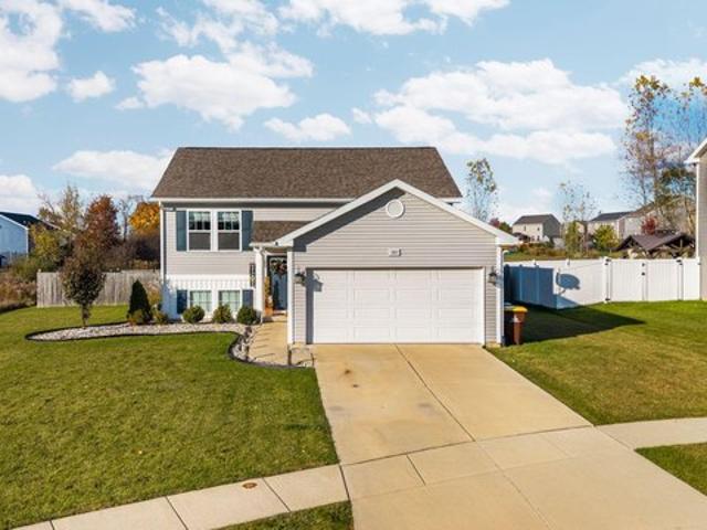 327 Keenen Ct, Howell, MI 48855