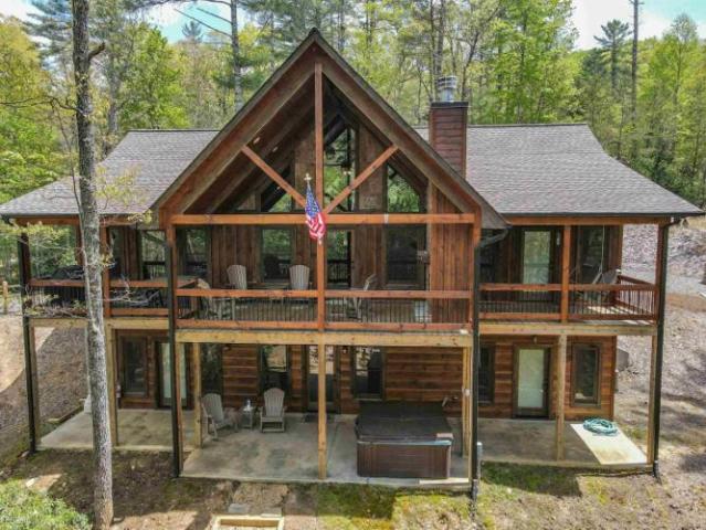 327 Hooch Holler Ln, Morganton, GA 30560