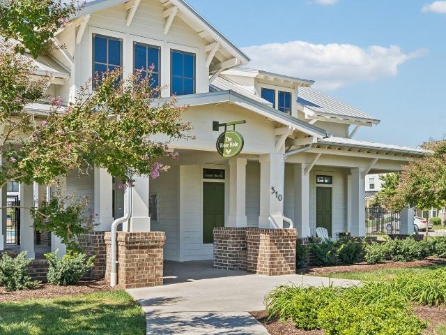 327 Harvest Point Blvd