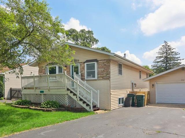 327 Oakwood Dr, Antioch, IL 60002