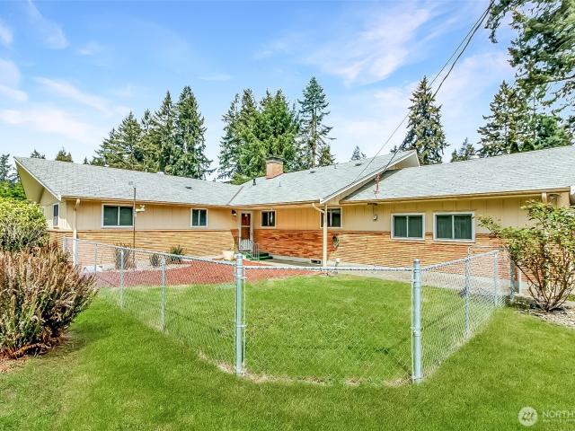 327 Logger Court SE