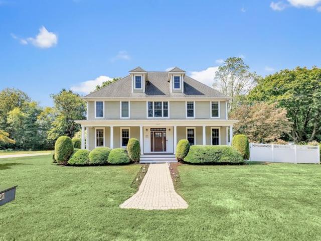 327 Lucille St, Fairfield, CT 06825