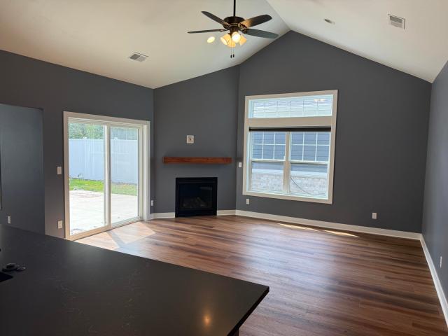 327 Lynx Ln