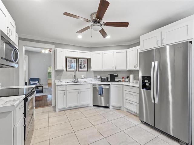 327 Maple Boulevard
