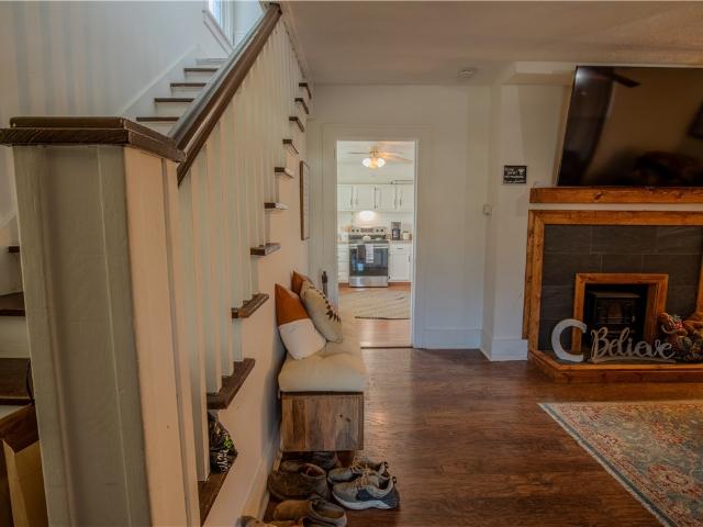 327 N Eighty Eight Rd