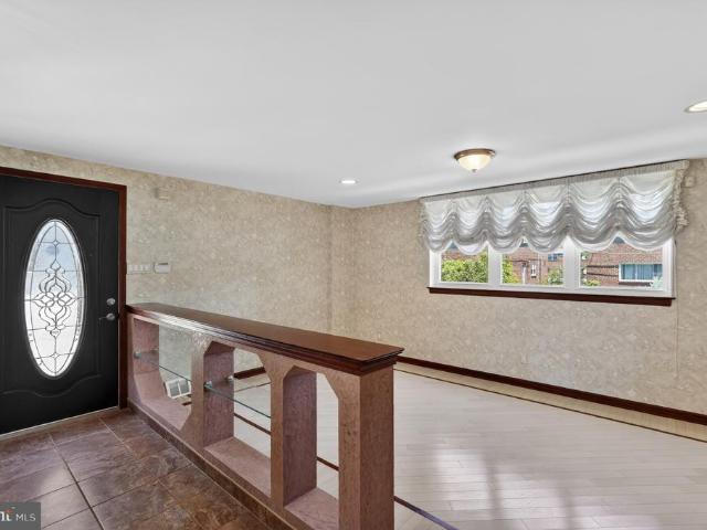327 Nandina Street