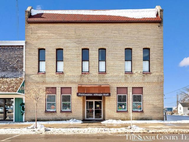 327 S Hancock Street, Pentwater, USA, MI