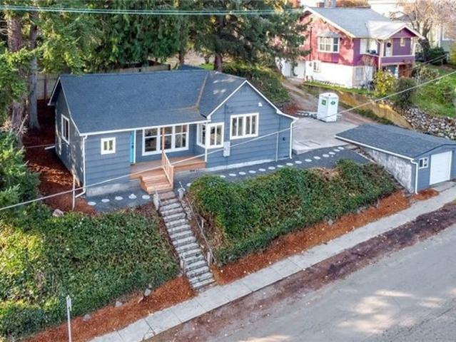 327 S Summit Ave, Bremerton, WA 98312