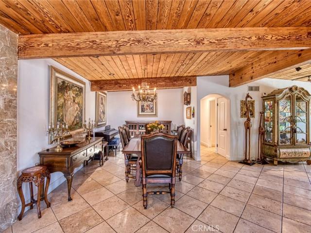 327 Santa Isabel
