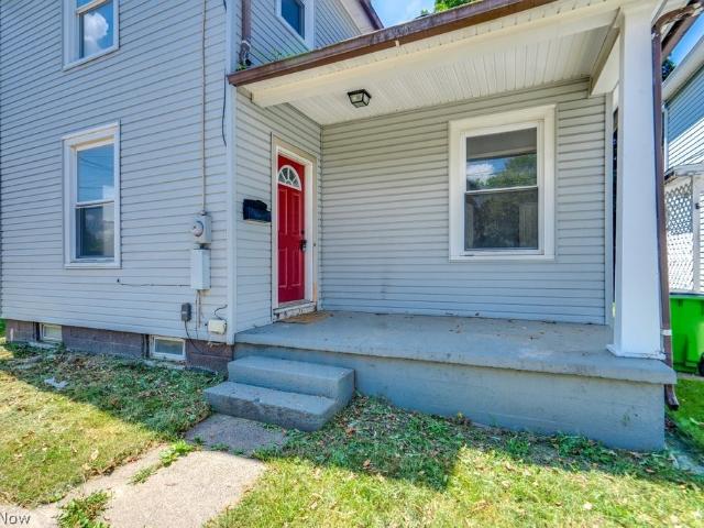327 Schrock Place SW