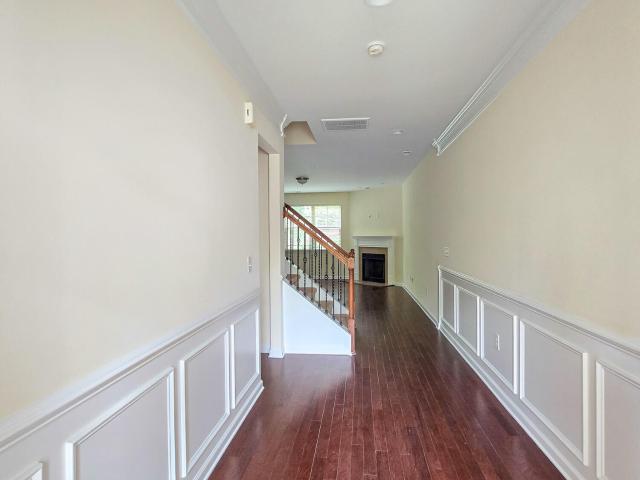 327 Scotlow Way