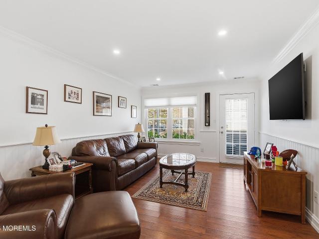 327 Sequoia Court
