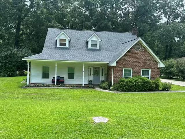 327 SILVER CREEK DR, VICKSBURG, MS 39180 Single Family Residen.