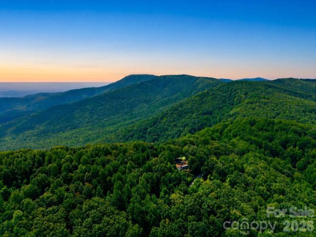 327 Summit Road