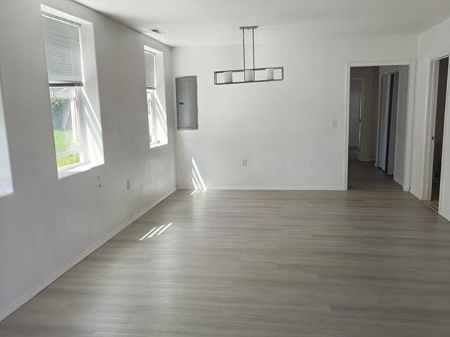 327 sw main ct