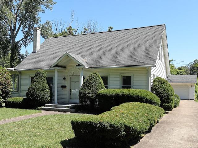 327 ROSLYN Avenue