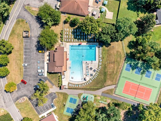 327 Ridge Point Cir 11A