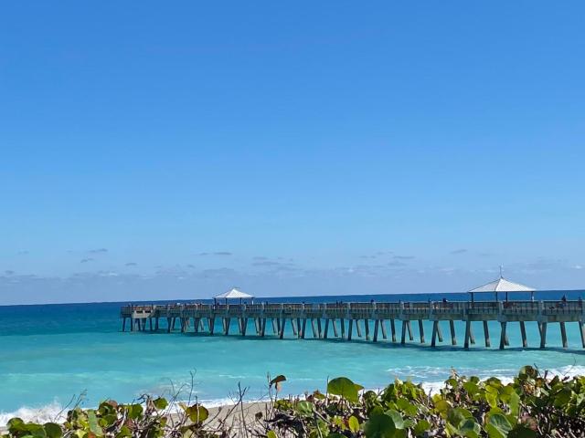 327 Ridge Rd, Jupiter, FL 33477 | MLS #B26010