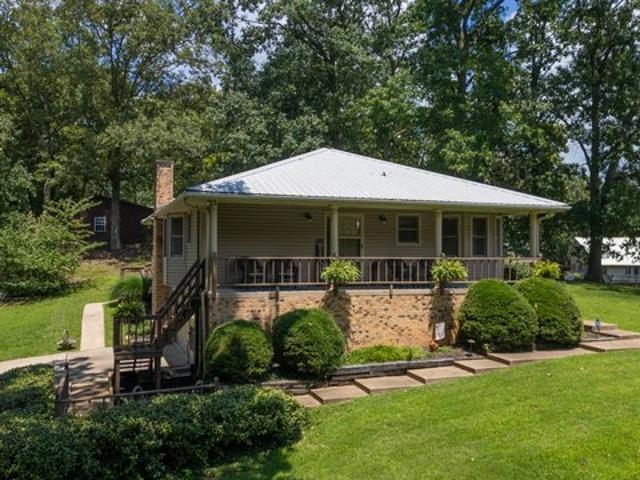 327 Russwood Dr, Springville, TN 38256