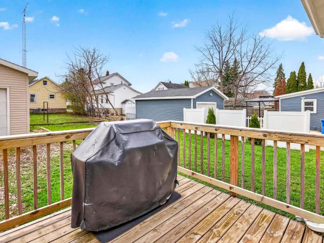 327 W 7TH Avenue