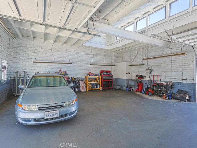 327 W 17th