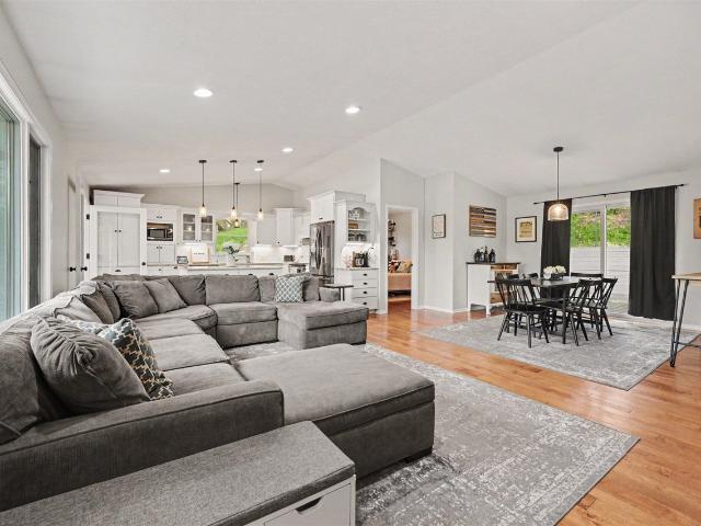 327 W Baldwin Lake Drive