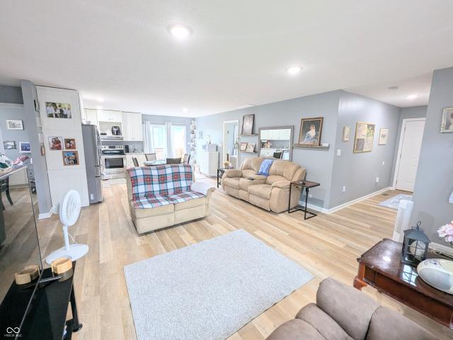 327 W Davis Street