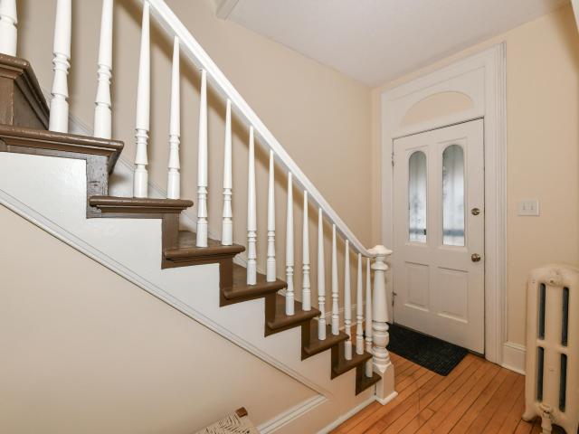 327 W Mineral St