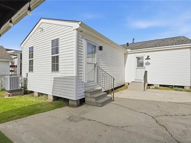 327 Wainwright Dr, Harahan, LA 70123 | MLS #2547