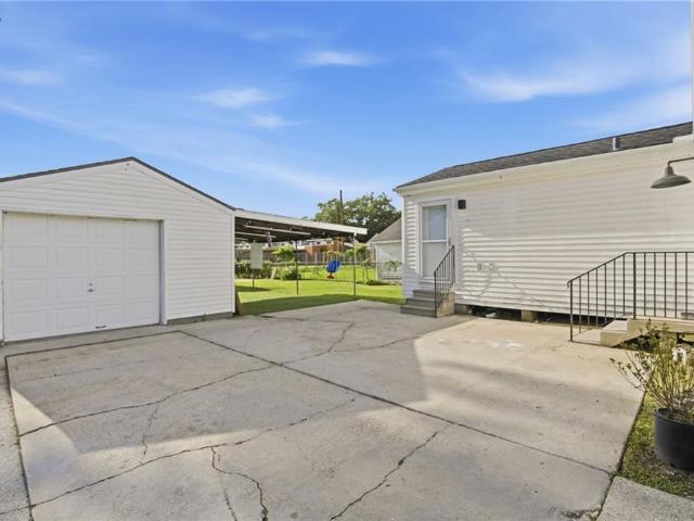 327 Wainwright Drive