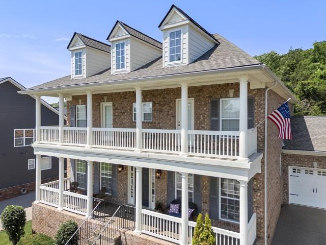 327 Wandering Cir